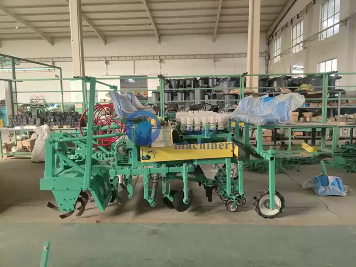 Popular 8-row Tractor Transplanter Sent To Paraguay For Local Vegetable ...