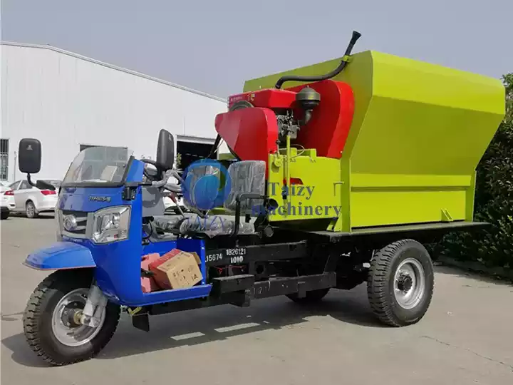 Affordable Grass Mixer Silage Spreader Feeding Car For Sale