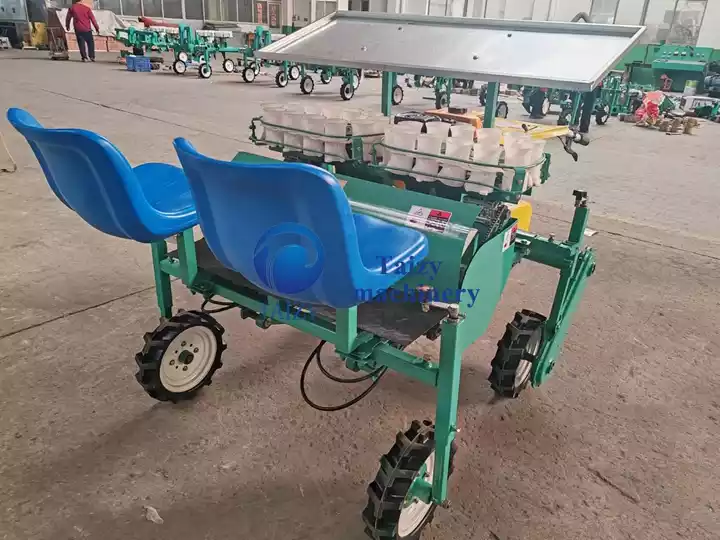 4-Row Efficient Self-propelled Onion Transplanter To Algeria